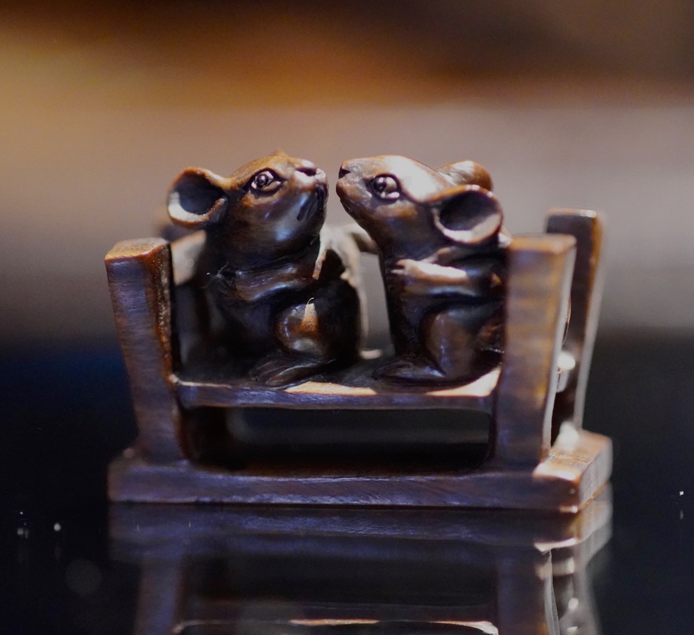 Japanese hardwood netsuke of two mice, 20th century | Moorabool ...